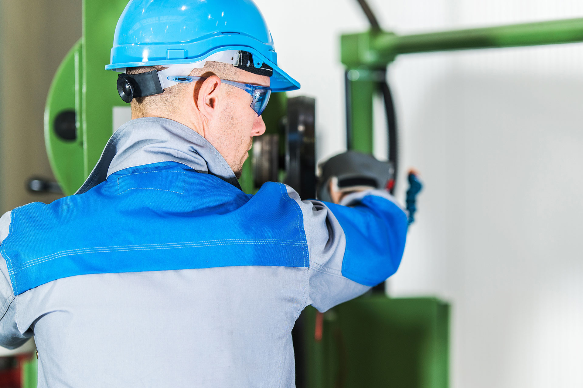 SEGroup | Safety Information about Handling Hydraulic Oil